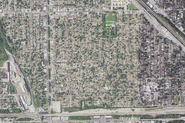 Streetlight pole down blocking traffic on 92nd Street, Chicago IL ...