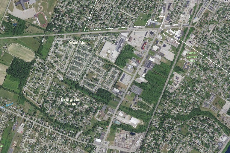 Fire crews respond to sparking wires near Edgewood Blvd, Monroe MI ...