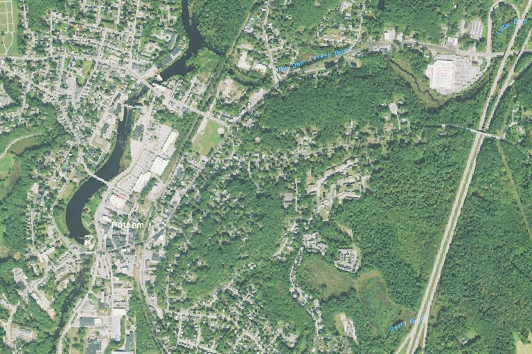 Tree and wire down close road and reroute buses, Putnam CT | CrimeRadar