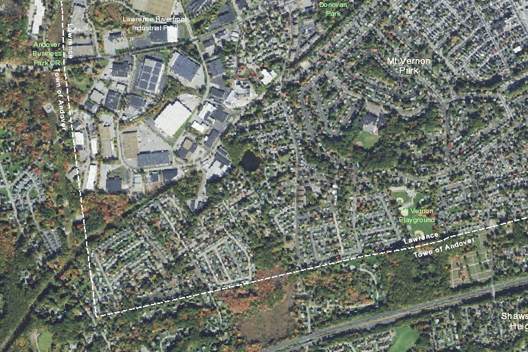 Traffic accident near Beacon and Mt Vernon streets, Lawrence MA ...