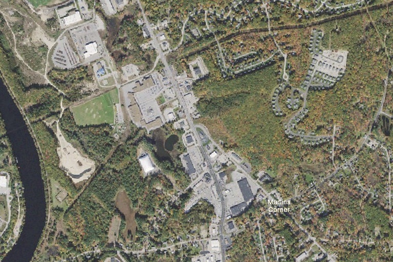 Railroad crossing signals malfunction near benton road, Hooksett NH ...