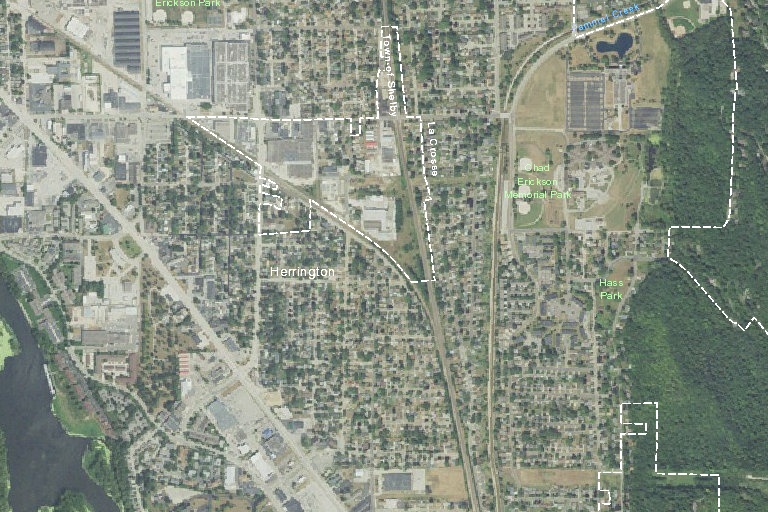 Disabled truck blocks lane near Birch St, La Crosse WI | CrimeRadar