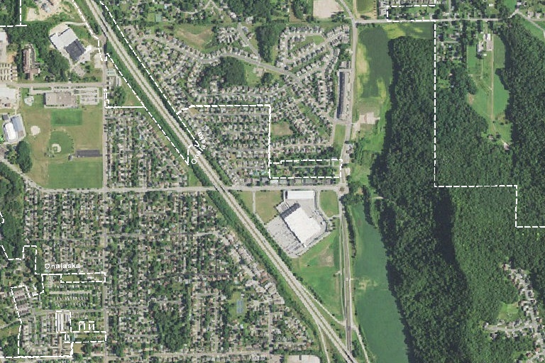 Vehicle swerves erratically and stops near Menards, Onalaska WI ...