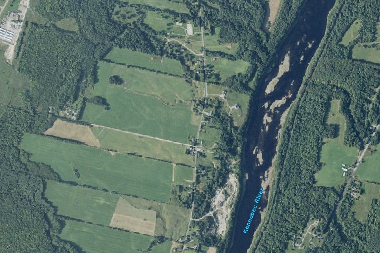 Car crashes into deer on West River Road, Sidney ME | CrimeRadar