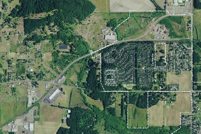 Vehicle partially blocking road on southwest West Hills Road, Corvallis ...