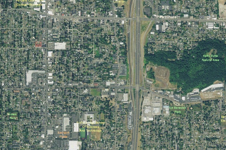 Small fire reported near seafood market on Powell Blvd, Portland OR ...