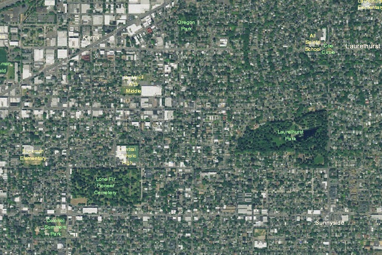 Van blocking view at intersection on SE Taylor St, Portland OR | CrimeRadar